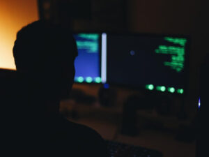 Rootkit - co to jest, jak wykryć i usunąć z komputera? | Akademia Hakerów